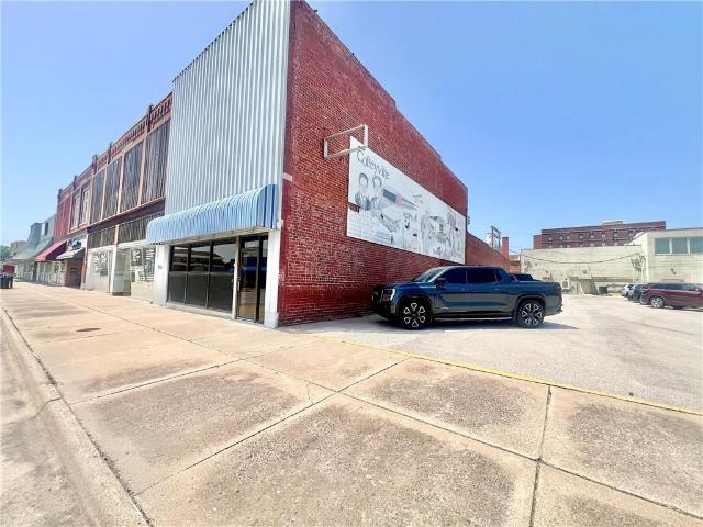 210 W 9th Street