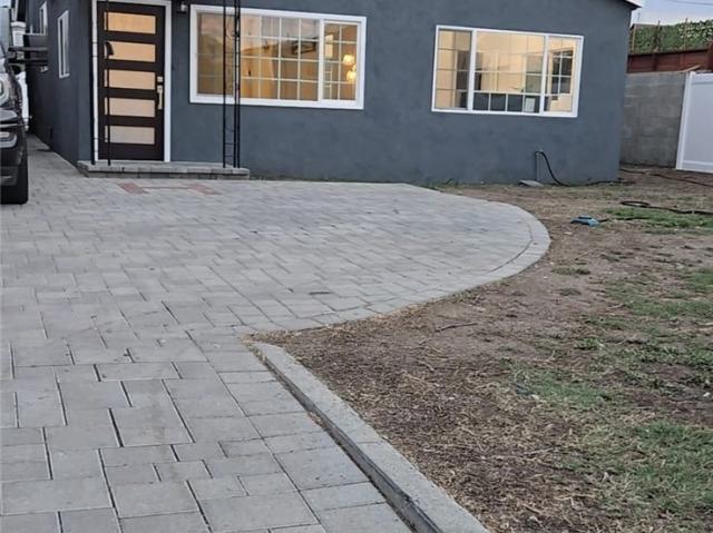 210 W 113th St, Los Angeles, CA 90061 | MLS #CV26085