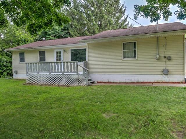 210 W Tower St, Eureka, IL 61530