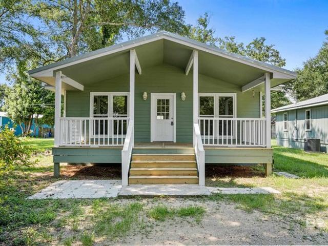 210 W Verbena Ave, Foley, AL 36535