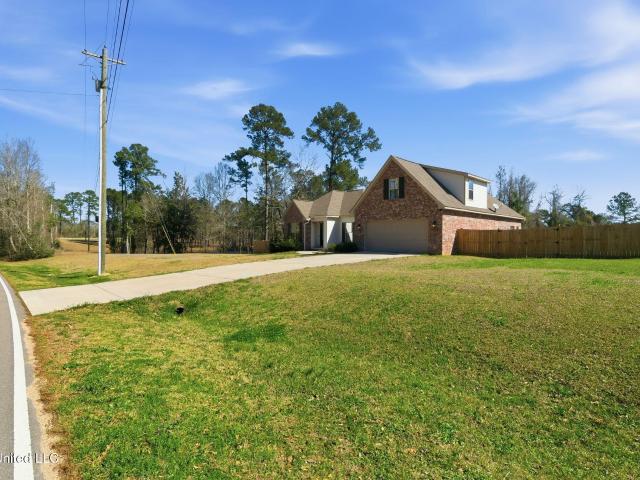 210 W Black Creek Rd, Sumrall, MS 39482 | MLS #4140