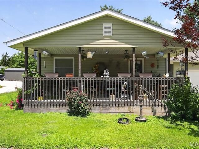210 W Crane St, Pittsfield, IL 62363