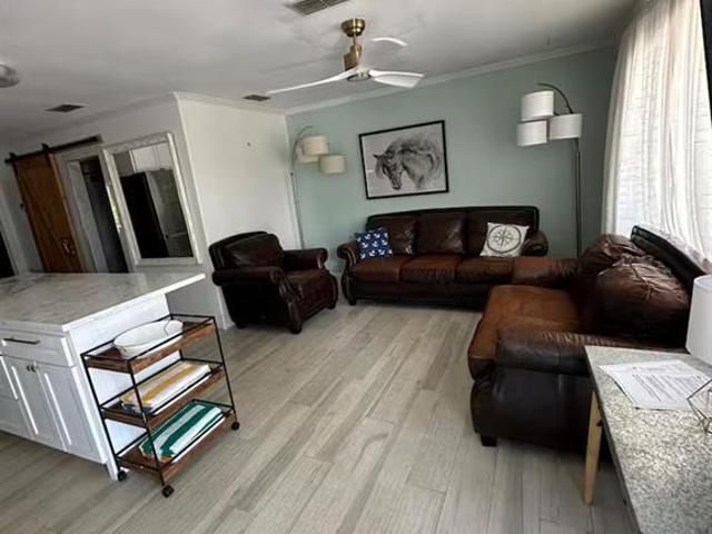 210 W Gardenia Street 12