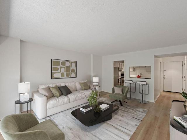 210 W Grant St # 607