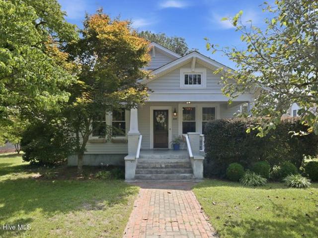210 W Harper St, Snow Hill, NC 28580