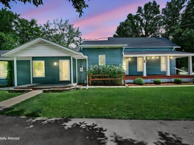 210 W Jackson St, Mulberry, IN 46058