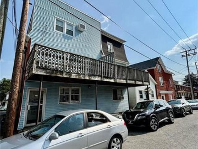 210 W Main St Apt 4, Pen Argyl, PA 18072