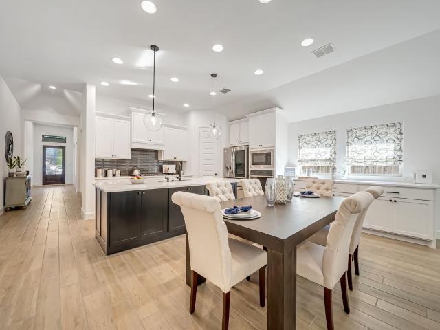 210 W Netleaf Court