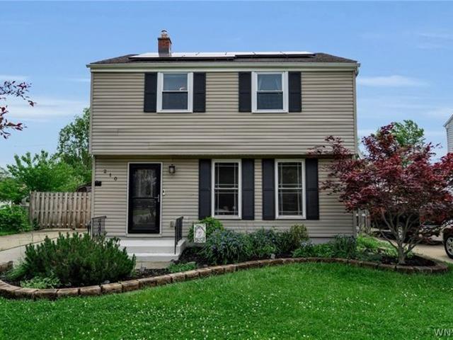 210 Woodcrest Dr, Buffalo, NY 14220