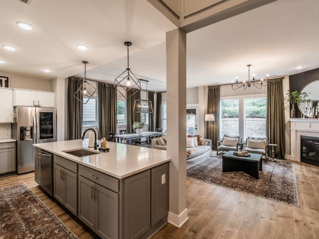 210 Woodhall Ct