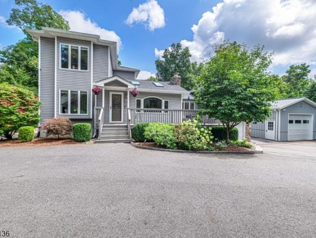 210 Wawayanda Rd