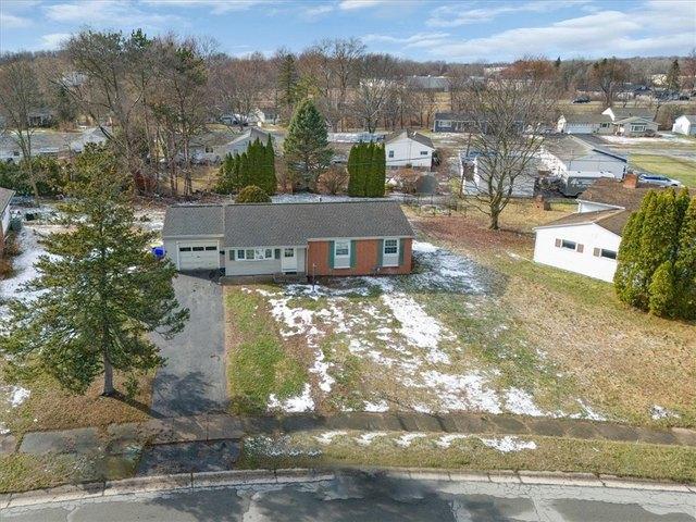 210 Westmar Dr, Rochester, NY 14624