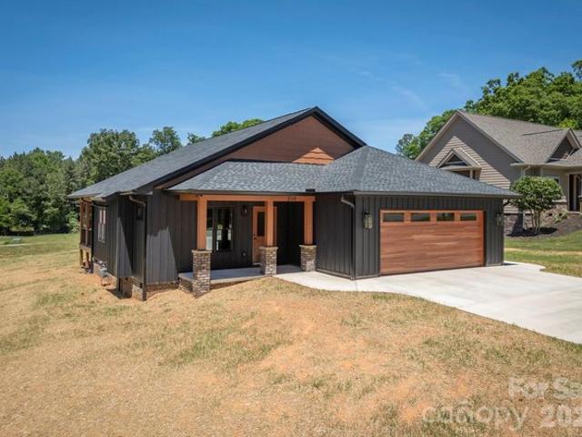 210 Westwood Dr, Forest City, NC 28043
