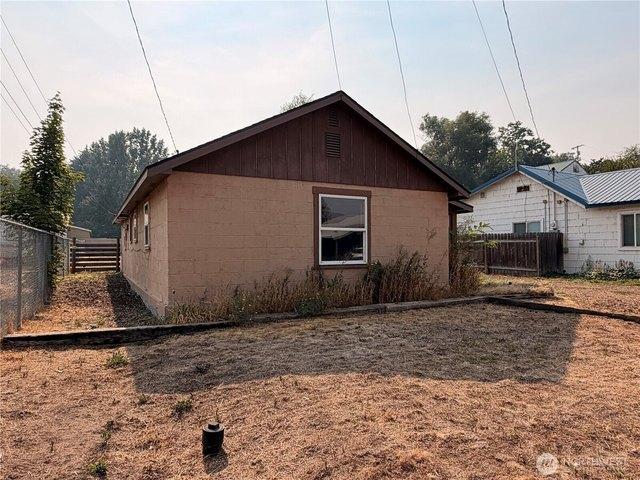 210 Whitcomb Ave N, Tonasket, WA 98855