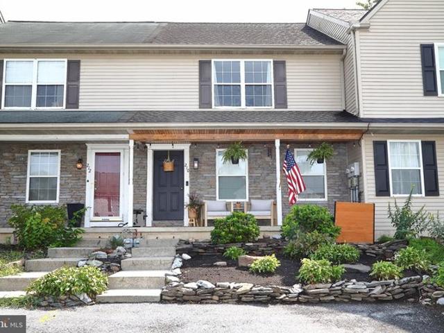 210 Wild Cherry Ln, Marietta, PA 17547