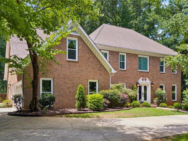 210 Willow Lake Cove