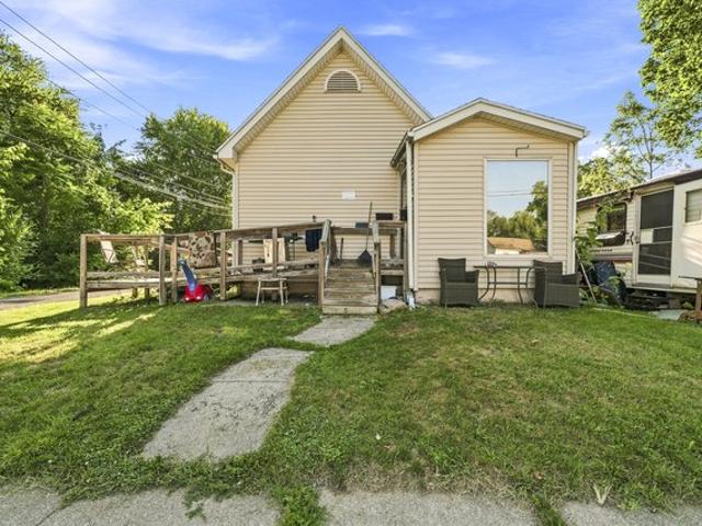 210 Wilson St, Auburn, IN 46706