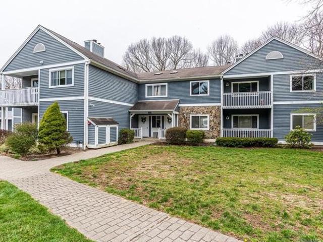 210 Windgate Cir #E, Monroe, CT 06468