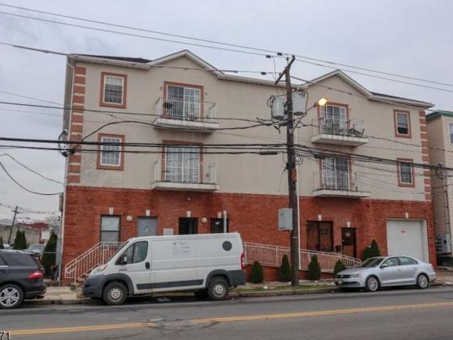 210 Trumbull St #8, Elizabeth, NJ 07206