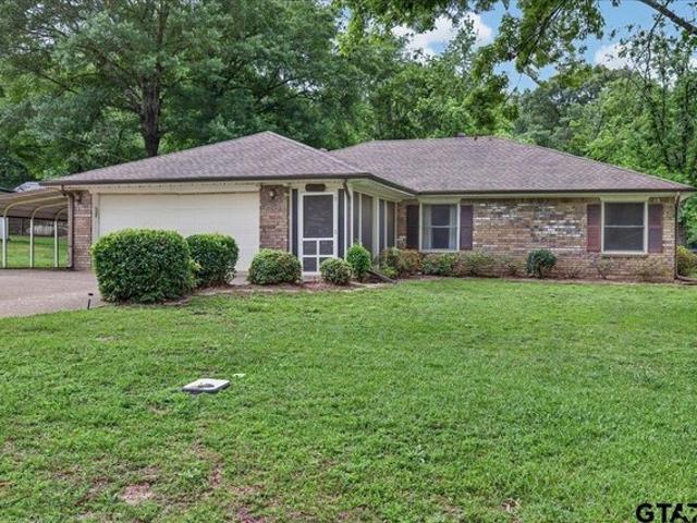 210 Treetop Ln, Hideaway, TX 75771