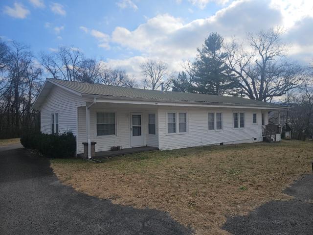 210 Twin Oaks Rd