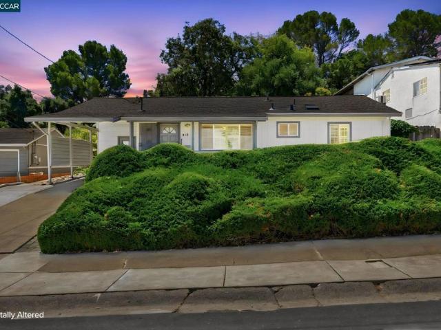 210 Vista Way