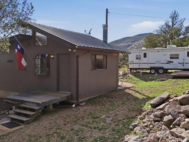 210 Yellow Knife Trl, Fort Davis, TX 79734