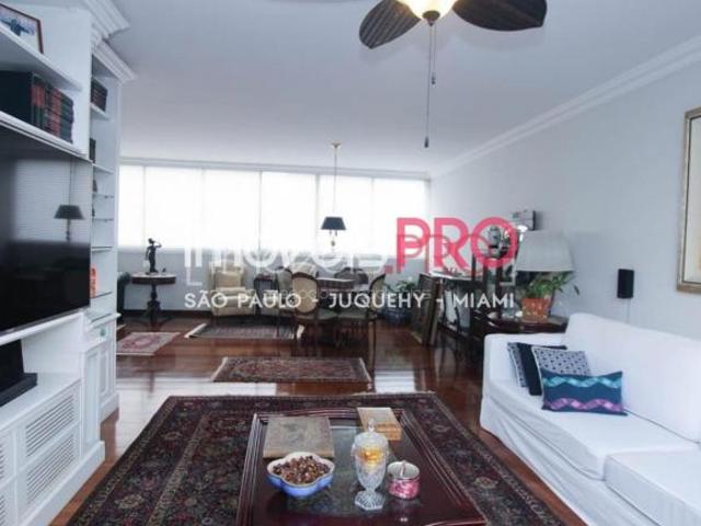 210m² em Moema com vista livre, fora de rota com 4 vagas