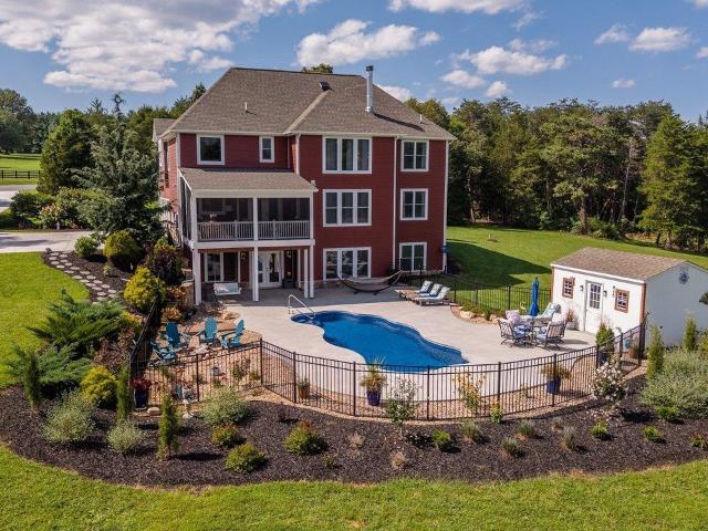 2114 mockingbird ln