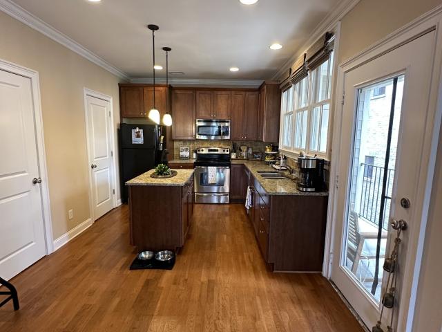 2114 Acklen Ave # 305