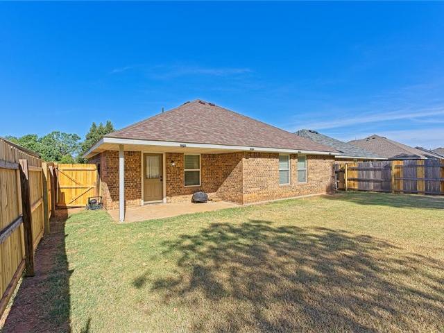 2114 Bradford Circle