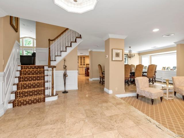 2114 Donna Drive