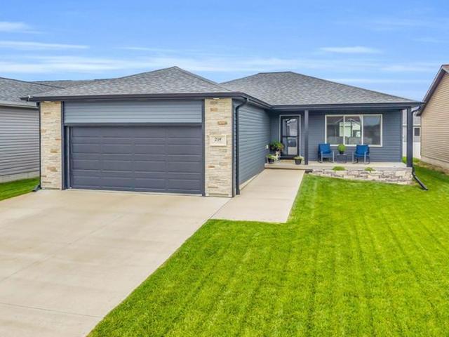 2114 E 37th St, Kearney, NE 68847