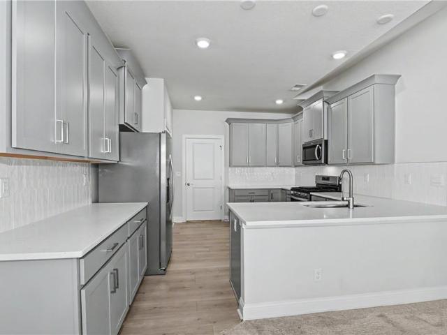 2114 Edwin DR