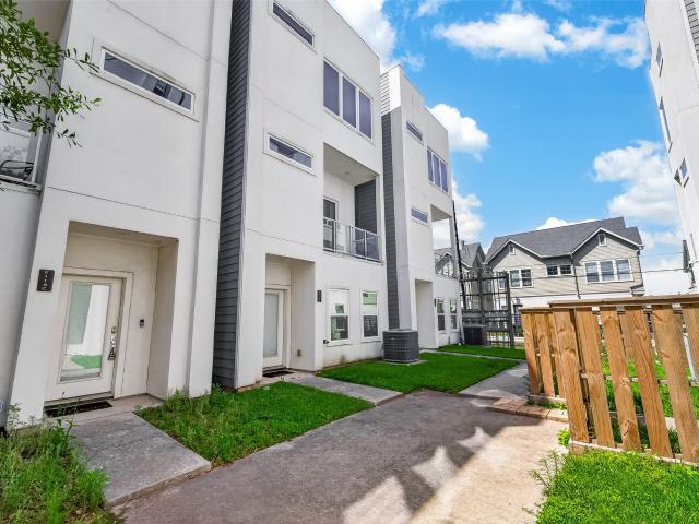 2114 Engelmohr St, Unit B, Houston, TX 77054 | MLS #36212 | Compass