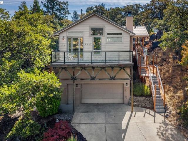 2114 Garrison St, The Dalles, OR 97058