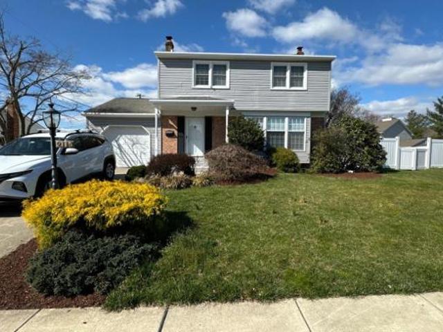 2114 Lynch Dr, Wilmington, DE 19808