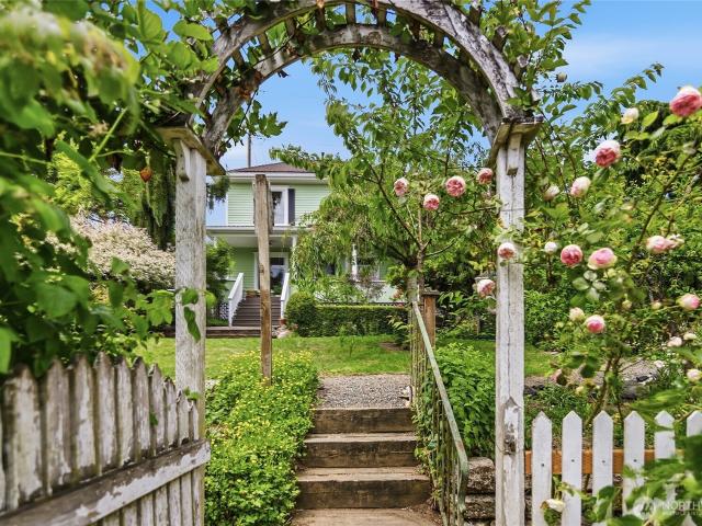 2115 Main Street