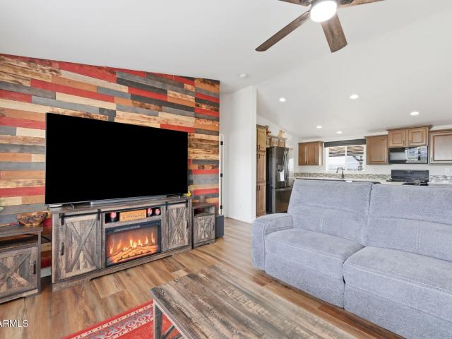 2115 n papago trail