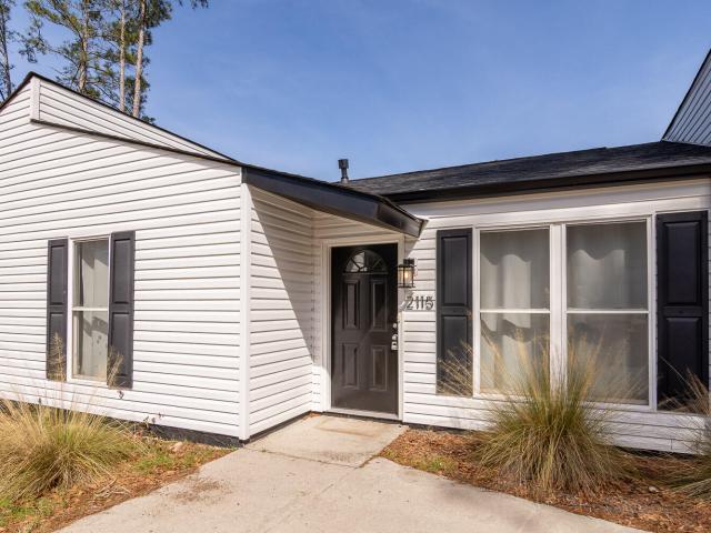 2115 Oakleaf Way