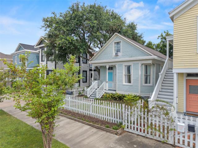 2115 Avenue O 1/2