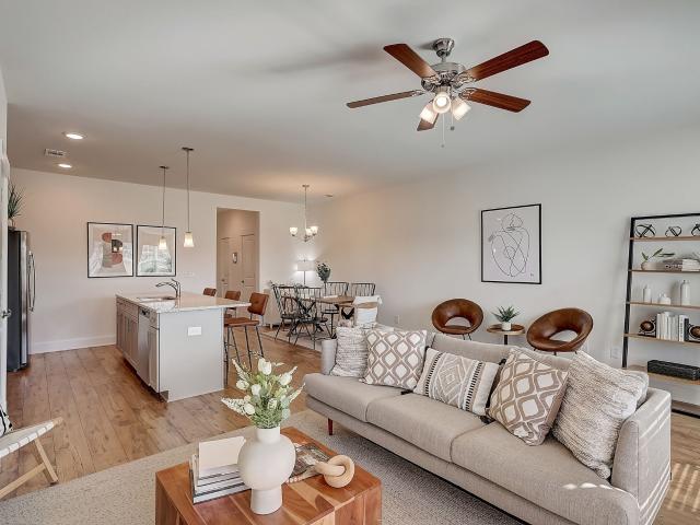 2115 Bloomsbury Ln
