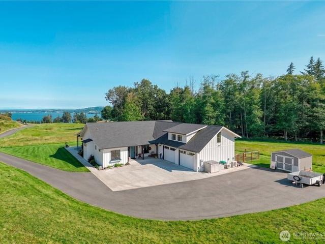 2115 Chinook Ridge Ln, Oak Harbor, WA 98277