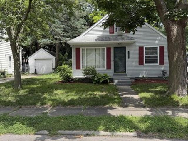 2115 Donora St, Lansing, MI 48910