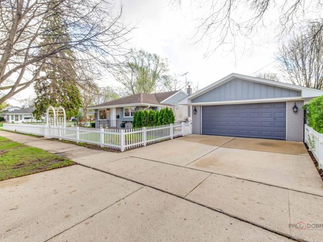 2115 E Miner St, Arlington Heights, IL 60004 | MLS #12617 | Compass