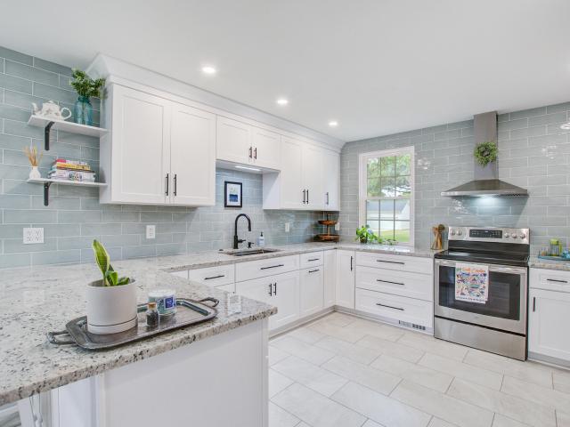 2115 Hunter Creek Drive