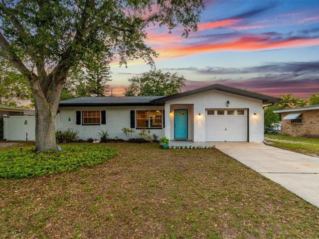 2115 Philippe Pkwy, Safety Harbor, FL 34695
