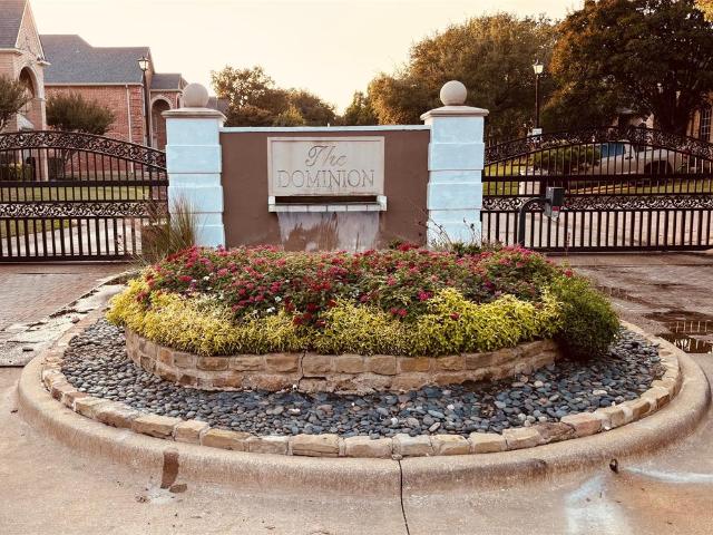 2115 Royal Dominion Ct, Arlington, TX 76006 | MLS #21212