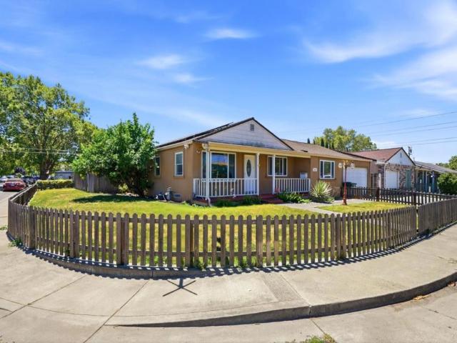 2115 Teakwood Street