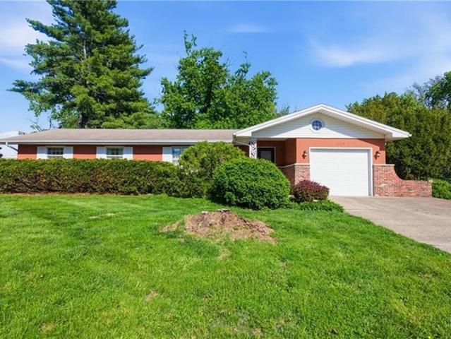 2115 University Dr, Charleston, IL 61920
